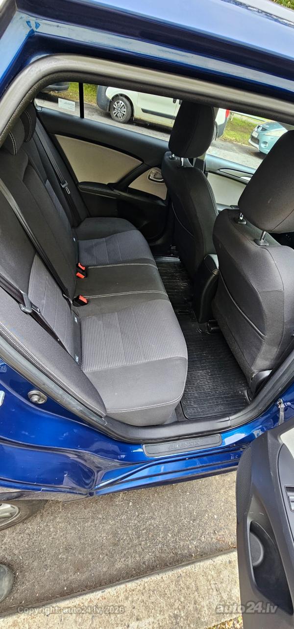 Blue Toyota Avensis 2015 in Tartu, with an engine capacity of 1.80 L and mileage of 248 thousand km for 8500 €, photo 7 on AUTOMOTO.COM.LV