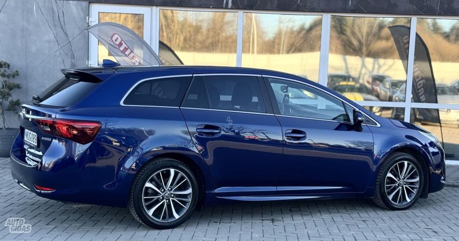 Blue Toyota Avensis 2016 in Radviliskis, with an engine capacity of 2.00 L and mileage of 224 thousand km for 10950 €, photo 8 on AUTOMOTO.COM.LV