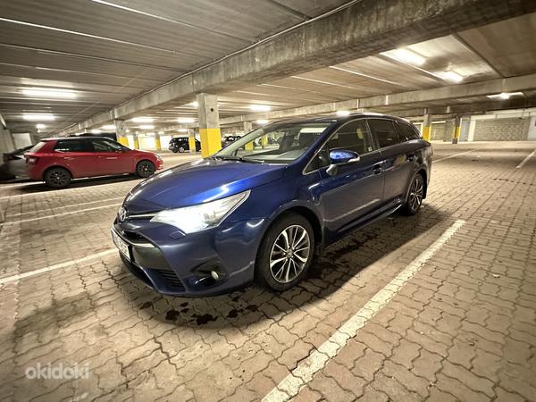 Синий Тойота Авенсис 2016 в Йыхви, объемом двигателя 1.80 л и пробегом 250 тыс. км за 8999 €, фото 1 на AUTOMOTO.COM.LV