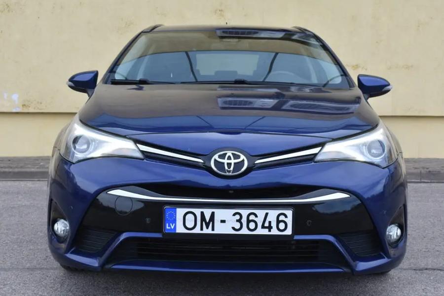 Blue Toyota Avensis 2016 in Talsi, with an engine capacity of 2.00 L and mileage of 220 thousand km for 8700 €, photo 4 on AUTOMOTO.COM.LV