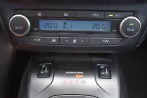 Blue Toyota Avensis 2016 in Talsi, with an engine capacity of 2.00 L and mileage of 220 thousand km for 8700 €, photo 18 on AUTOMOTO.COM.LV