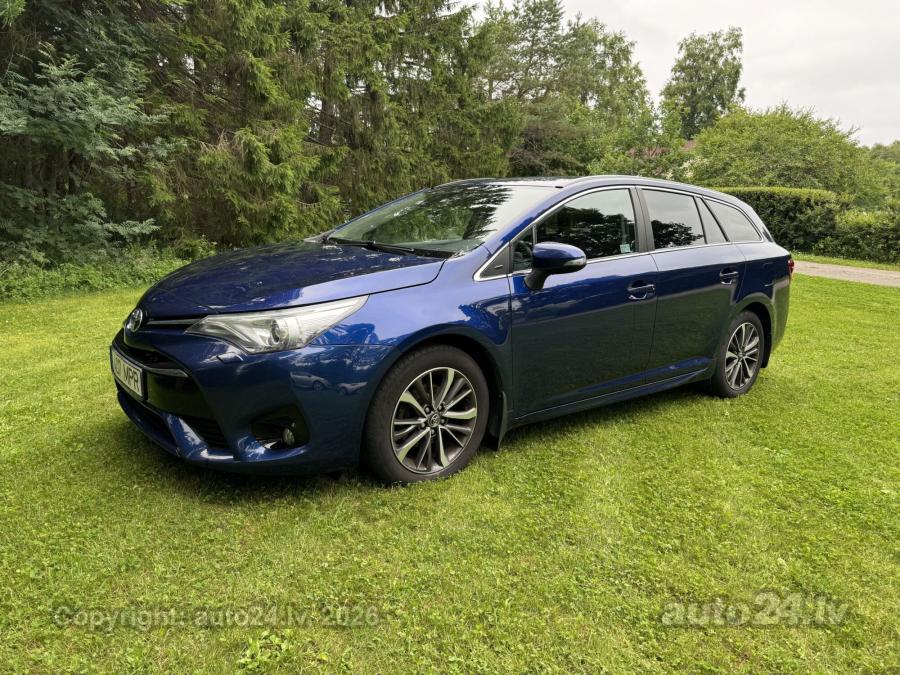 Синий Тойота Авенсис 2016 в Таллин, объемом двигателя 1.80 л и пробегом 146 тыс. км за 11300 €, фото 1 на AUTOMOTO.COM.LV