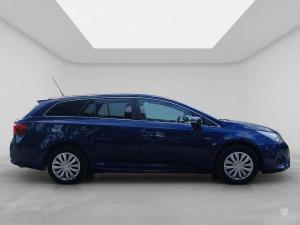 Blue Toyota Avensis 2016 in Vilnius, with an engine capacity of 1.60 L and mileage of 192 thousand km for 8990 €, photo 8 on AUTOMOTO.COM.LV