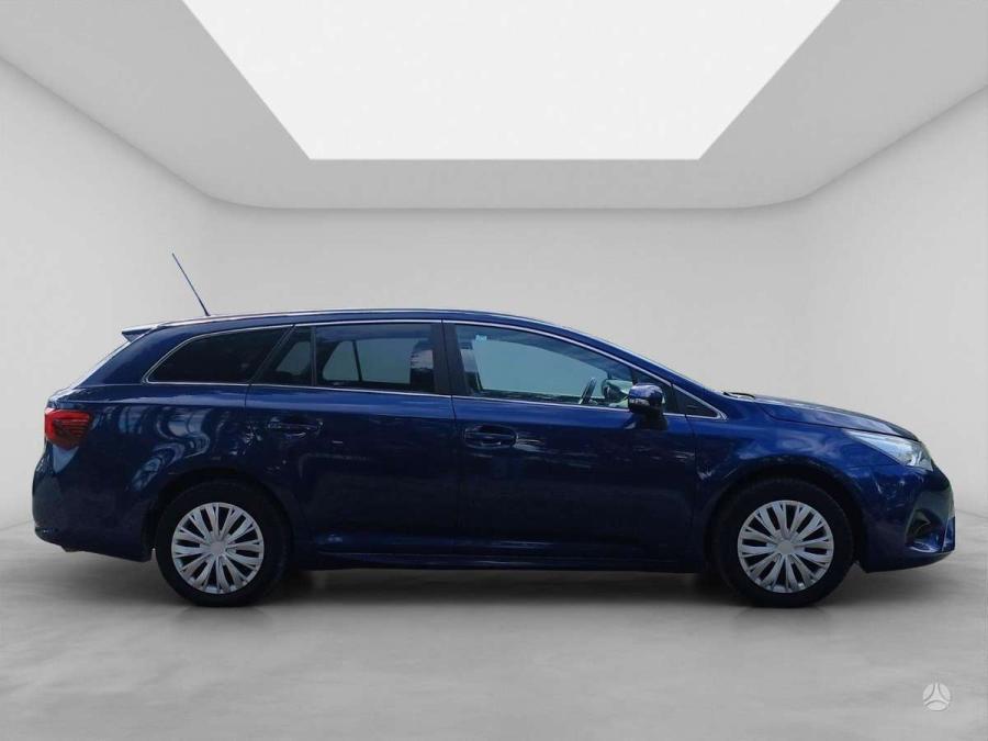 Blue Toyota Avensis 2016 in Vilnius, with an engine capacity of 1.60 L and mileage of 192 thousand km for 8990 €, photo 8 on AUTOMOTO.COM.LV