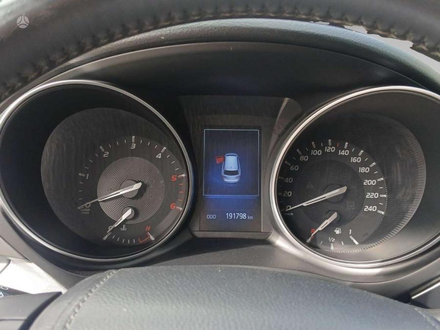 Blue Toyota Avensis 2016 in Vilnius, with an engine capacity of 1.60 L and mileage of 192 thousand km for 8990 €, photo 11 on AUTOMOTO.COM.LV