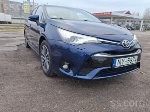 Blue Toyota Avensis 2017 in Riga, with an engine capacity of 1.80 L and mileage of 133 thousand km for 1850 €, photo 1 on AUTOMOTO.COM.LV