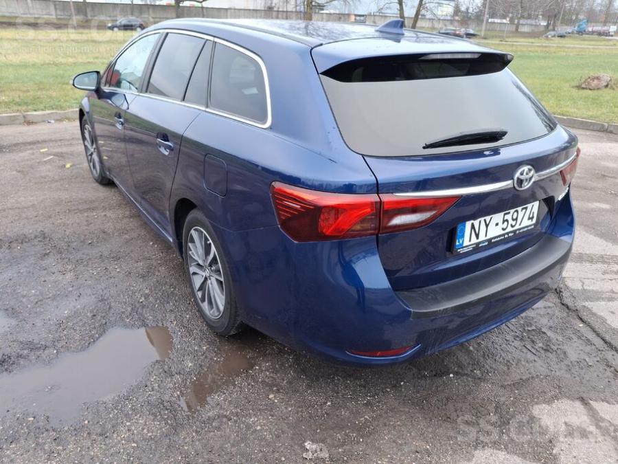 Blue Toyota Avensis 2017 in Riga, with an engine capacity of 1.80 L and mileage of 133 thousand km for 1850 €, photo 3 on AUTOMOTO.COM.LV