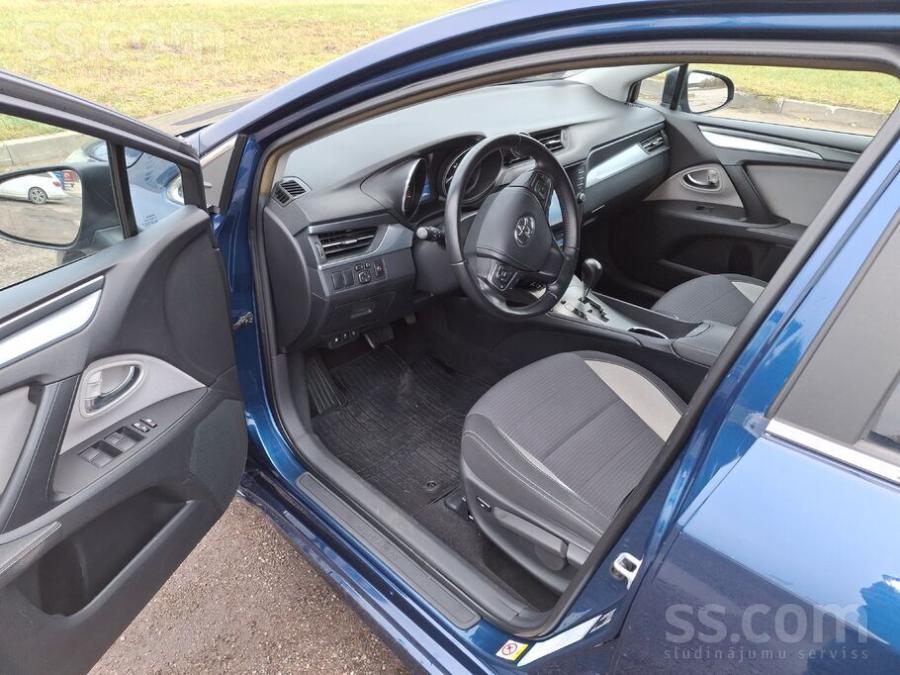 Blue Toyota Avensis 2017 in Riga, with an engine capacity of 1.80 L and mileage of 133 thousand km for 1850 €, photo 6 on AUTOMOTO.COM.LV