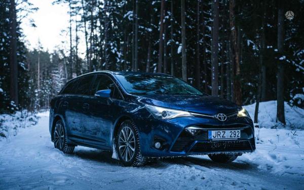 Zils Toyota Avensis 2017 Vievis, ar dzinēja tilpumu 1.80 L un nobraukumu 183 tūkst. km par 11500 €, foto 3 vietnē AUTOMOTO.COM.LV