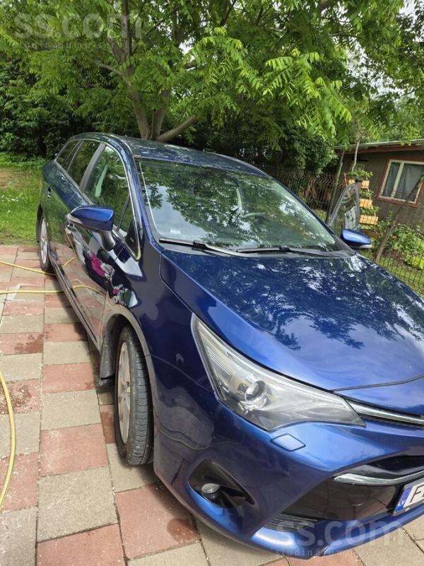 Синий Тойота Авенсис 2017 в Рига, объемом двигателя 1.80 л и пробегом 232 тыс. км за 11000 €, фото 2 на AUTOMOTO.COM.LV