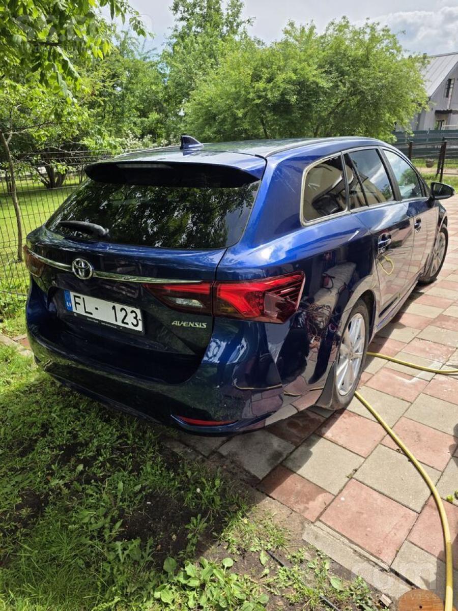 Синий Тойота Авенсис 2017 в Рига, объемом двигателя 1.80 л и пробегом 232 тыс. км за 11000 €, фото 5 на AUTOMOTO.COM.LV