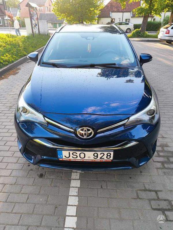 Blue Toyota Avensis 2017 in Vilnius, with an engine capacity of 2.00 L and mileage of 196 thousand km for 9000 €, photo 1 on AUTOMOTO.COM.LV