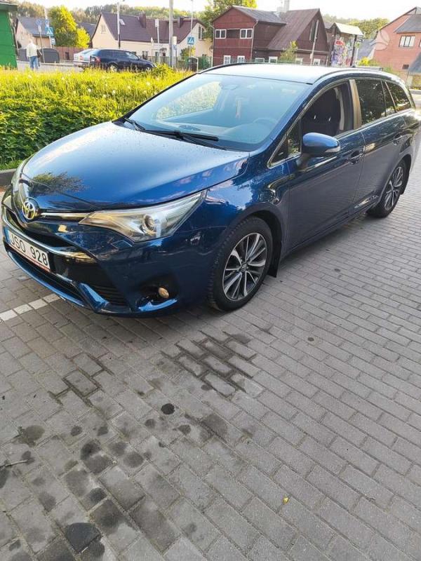 Blue Toyota Avensis 2017 in Vilnius, with an engine capacity of 2.00 L and mileage of 196 thousand km for 9000 €, photo 4 on AUTOMOTO.COM.LV