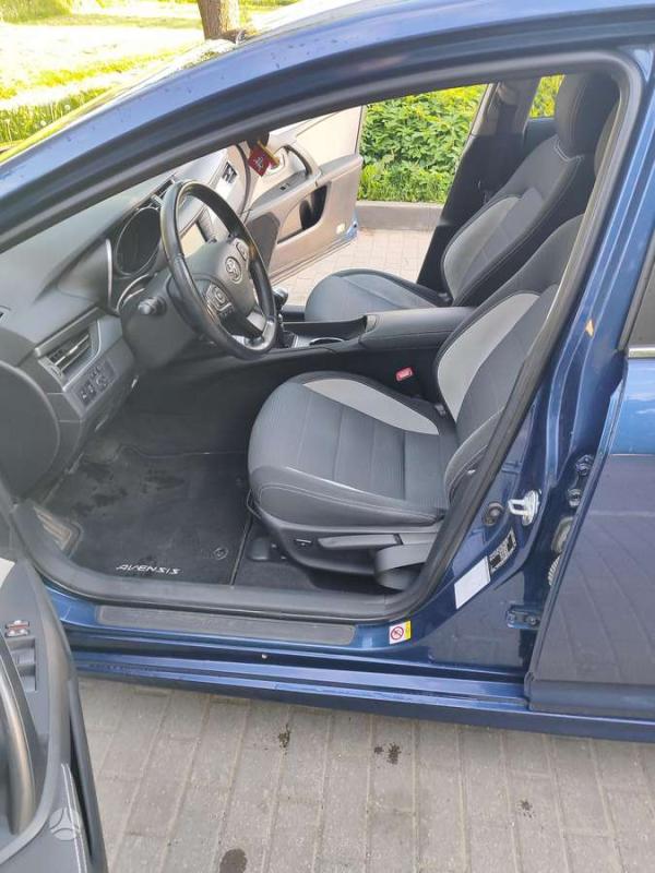 Blue Toyota Avensis 2017 in Vilnius, with an engine capacity of 2.00 L and mileage of 196 thousand km for 9000 €, photo 6 on AUTOMOTO.COM.LV