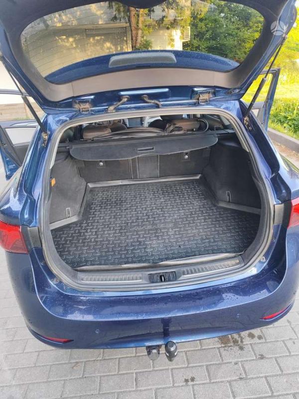 Blue Toyota Avensis 2017 in Vilnius, with an engine capacity of 2.00 L and mileage of 196 thousand km for 9000 €, photo 9 on AUTOMOTO.COM.LV