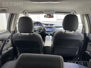 Blue Toyota Avensis 2017 in Riga, with an engine capacity of 1.80 L and mileage of 194 thousand km for 8500 €, photo 6 on AUTOMOTO.COM.LV