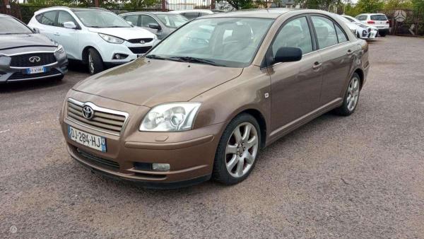 Toyota Avensis 2003 Panevēža vietnē Brūns Toyota Avensis 2003 Panevēža, ar dzinēja tilpumu 2.00 L un nobraukumu 259 tūkst. km par 2500 €, foto 3 vietnē AUTOMOTO.COM.LV