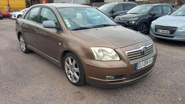 Toyota Avensis 2003 Panevēža vietnē Brūns Toyota Avensis 2003 Panevēža, ar dzinēja tilpumu 2.00 L un nobraukumu 259 tūkst. km par 2500 €, foto 4 vietnē AUTOMOTO.COM.LV
