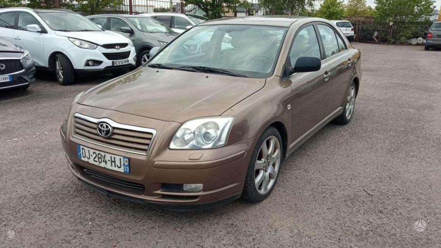 Коричневый Тойота Авенсис 2003 в Паневежис, объемом двигателя 2.00 л и пробегом 259 тыс. км за 2500 €, фото 5 на AUTOMOTO.COM.LV