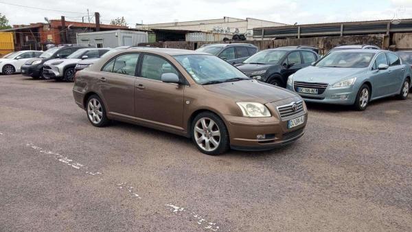 Toyota Avensis 2003 Panevēža vietnē Brūns Toyota Avensis 2003 Panevēža, ar dzinēja tilpumu 2.00 L un nobraukumu 259 tūkst. km par 2500 €, foto 9 vietnē AUTOMOTO.COM.LV