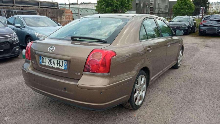 Коричневый Тойота Авенсис 2003 в Паневежис, объемом двигателя 2.00 л и пробегом 259 тыс. км за 2500 €, фото 11 на AUTOMOTO.COM.LV