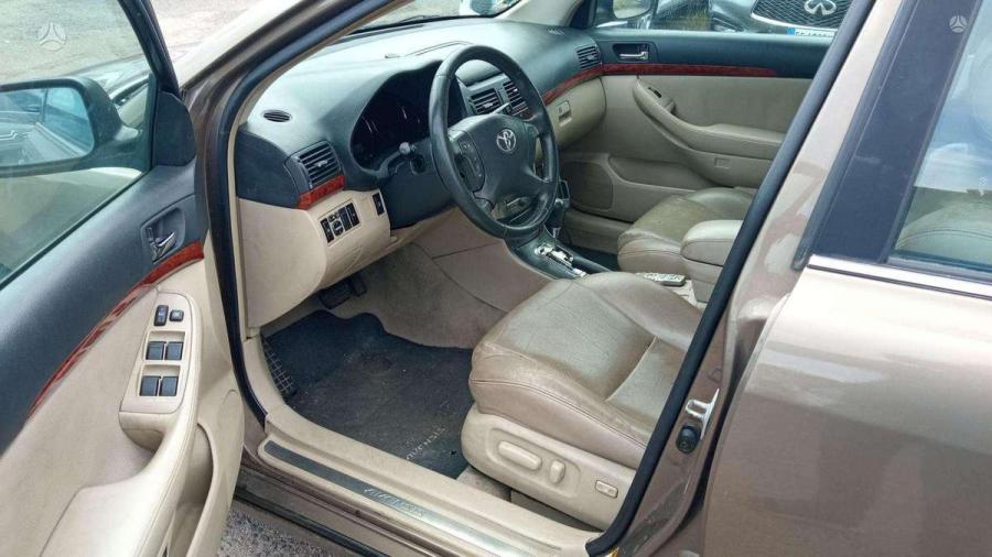 Коричневый Тойота Авенсис 2003 в Паневежис, объемом двигателя 2.00 л и пробегом 259 тыс. км за 2500 €, фото 20 на AUTOMOTO.COM.LV