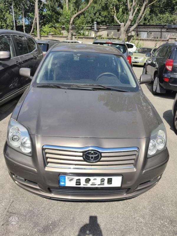 Коричневый Тойота Авенсис 2005 в Клайпеда, объемом двигателя 2.00 л и пробегом 240 тыс. км за 3850 €, фото 2 на AUTOMOTO.COM.LV