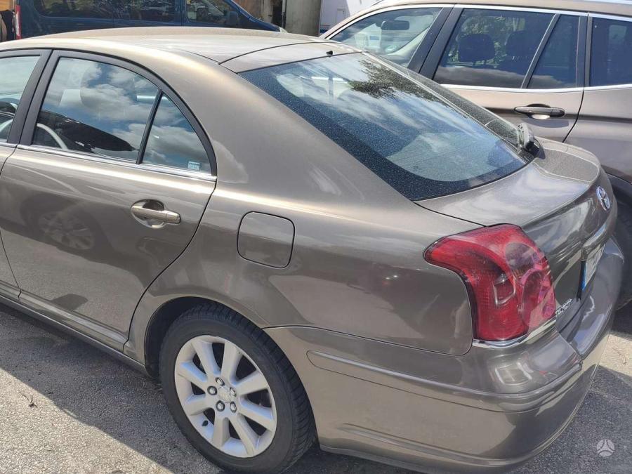 Brūns Toyota Avensis 2005 Klaipėda, ar dzinēja tilpumu 2.00 L un nobraukumu 240 tūkst. km par 3850 €, foto 4 vietnē AUTOMOTO.COM.LV