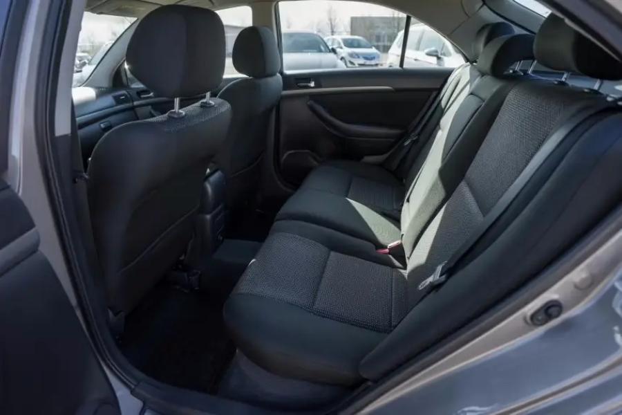 Brūns Toyota Avensis 2007 Liepāja, ar dzinēja tilpumu 1.80 L un nobraukumu 333 tūkst. km par 3700 €, foto 10 vietnē AUTOMOTO.COM.LV