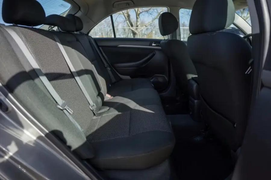 Brūns Toyota Avensis 2007 Liepāja, ar dzinēja tilpumu 1.80 L un nobraukumu 333 tūkst. km par 3700 €, foto 12 vietnē AUTOMOTO.COM.LV