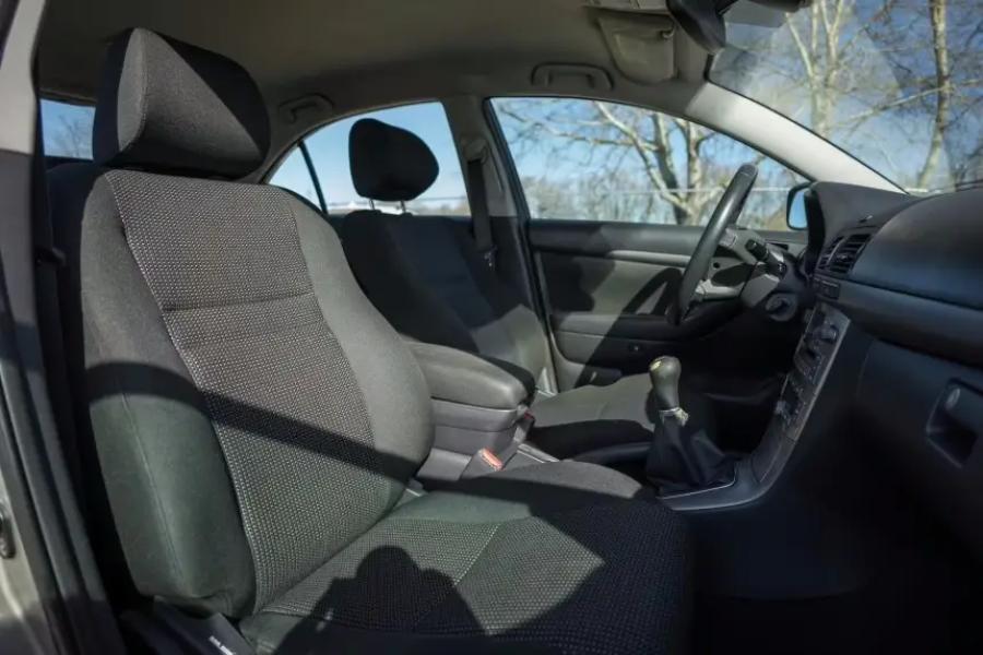 Brūns Toyota Avensis 2007 Liepāja, ar dzinēja tilpumu 1.80 L un nobraukumu 333 tūkst. km par 3700 €, foto 13 vietnē AUTOMOTO.COM.LV