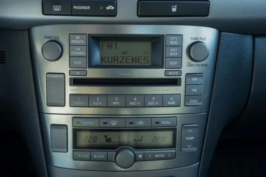 Brūns Toyota Avensis 2007 Liepāja, ar dzinēja tilpumu 1.80 L un nobraukumu 333 tūkst. km par 3700 €, foto 15 vietnē AUTOMOTO.COM.LV