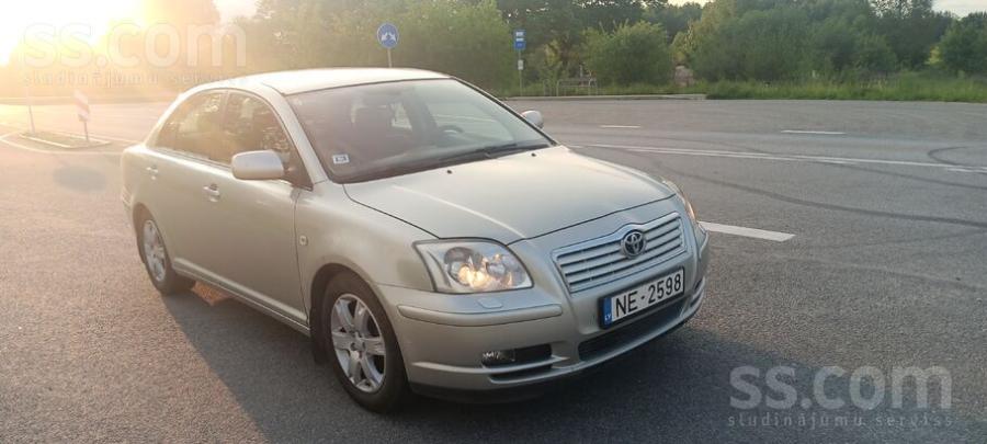 Brown Toyota Avensis 2003 in Jelgava, with an engine capacity of 1.80 L and mileage of 326 thousand km for 3690 €, photo 2 on AUTOMOTO.COM.LV