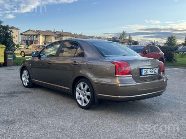 Brown Toyota Avensis 2005 in Riga, with an engine capacity of 2.40 L and mileage of 360 thousand km for 1899 €, photo 6 on AUTOMOTO.COM.LV