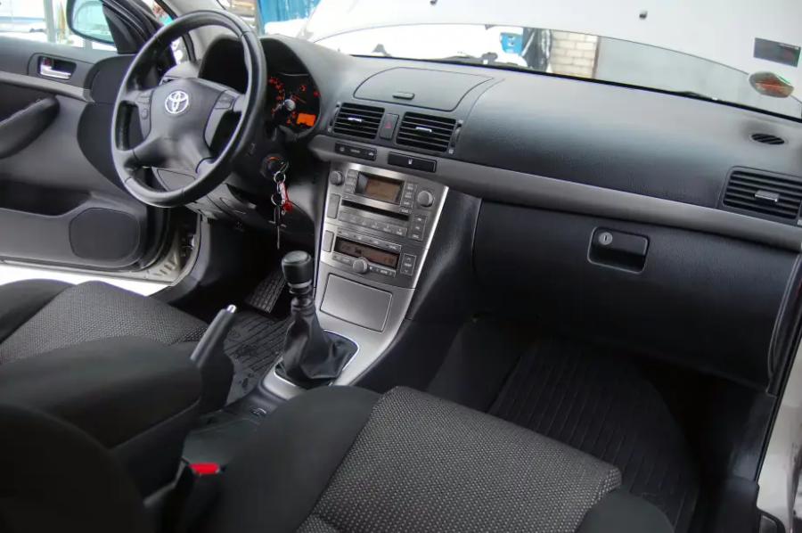 Brūns Toyota Avensis 2006 Jēkabpils, ar dzinēja tilpumu 2.00 L un nobraukumu 255 tūkst. km par 4300 €, foto 14 vietnē AUTOMOTO.COM.LV