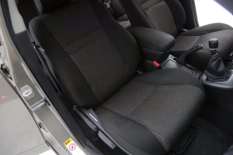 Brūns Toyota Avensis 2006 Jēkabpils, ar dzinēja tilpumu 2.00 L un nobraukumu 255 tūkst. km par 4300 €, foto 16 vietnē AUTOMOTO.COM.LV