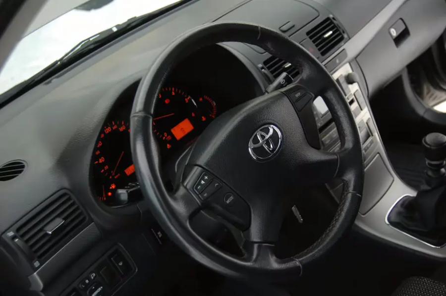 Brūns Toyota Avensis 2006 Jēkabpils, ar dzinēja tilpumu 2.00 L un nobraukumu 255 tūkst. km par 4300 €, foto 19 vietnē AUTOMOTO.COM.LV