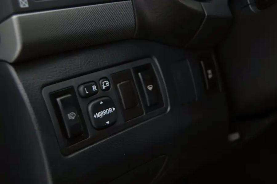 Brūns Toyota Avensis 2006 Jēkabpils, ar dzinēja tilpumu 2.00 L un nobraukumu 255 tūkst. km par 4300 €, foto 20 vietnē AUTOMOTO.COM.LV