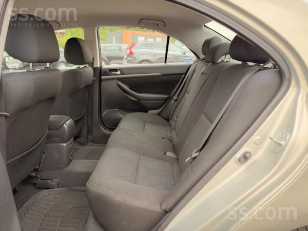 Коричневый Тойота Авенсис 2008 в Елгава, объемом двигателя 2.00 л и пробегом 285 тыс. км за 1650 €, фото 7 на AUTOMOTO.COM.LV