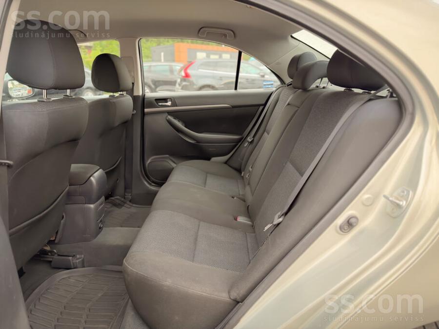 Brūns Toyota Avensis 2008 Jelgava, ar dzinēja tilpumu 2.00 L un nobraukumu 285 tūkst. km par 1650 €, foto 8 vietnē AUTOMOTO.COM.LV