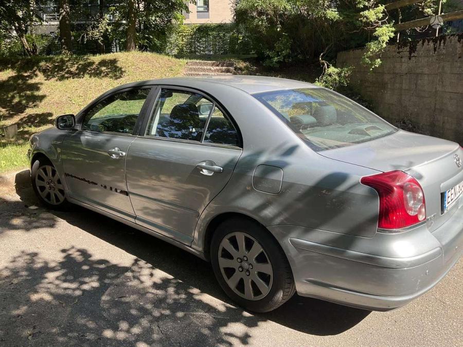 Коричневый Тойота Авенсис 2008 в Вильнюс, объемом двигателя 1.60 л и пробегом 230 тыс. км за 1900 €, фото 1 на AUTOMOTO.COM.LV
