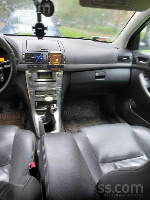 Brown Toyota Avensis 2008 in Jelgava, with an engine capacity of 2.20 L and mileage of 500 thousand km for 1000 €, photo 3 on AUTOMOTO.COM.LV