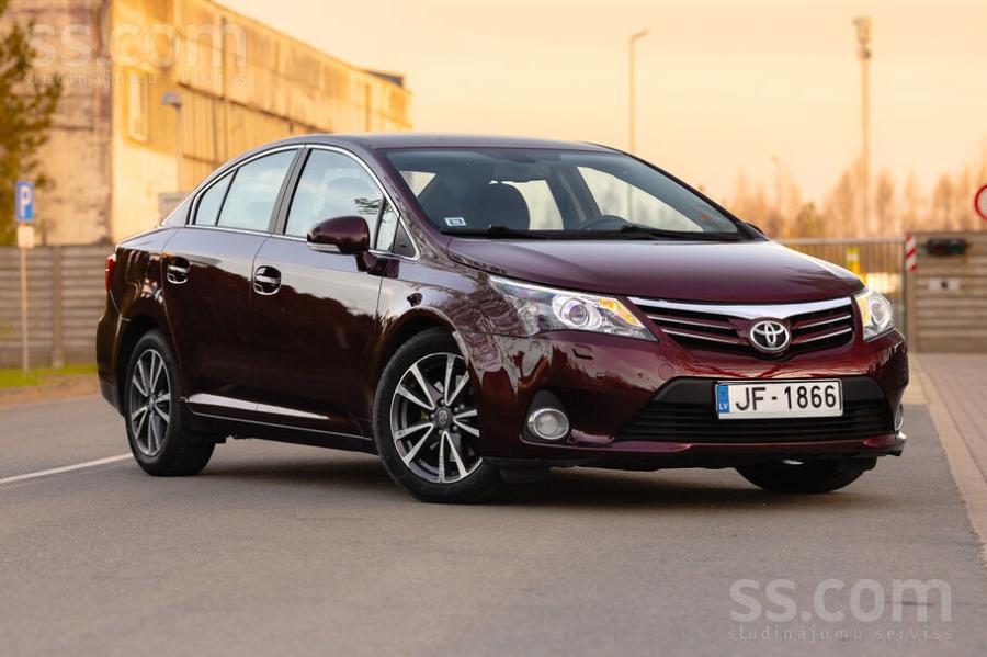 Brūns Toyota Avensis 2013 Jelgava, ar dzinēja tilpumu 2.20 L un nobraukumu 307 tūkst. km par 2800 €, foto 2 vietnē AUTOMOTO.COM.LV