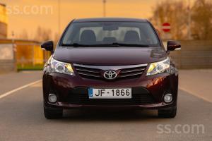 Brūns Toyota Avensis 2013 Jelgava, ar dzinēja tilpumu 2.20 L un nobraukumu 307 tūkst. km par 2800 €, foto 3 vietnē AUTOMOTO.COM.LV