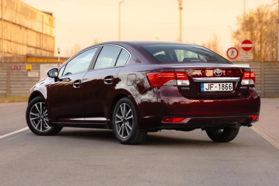 Brūns Toyota Avensis 2013 Rīga, ar dzinēja tilpumu 2.20 L un nobraukumu 307 tūkst. km par 4900 €, foto 5 vietnē AUTOMOTO.COM.LV
