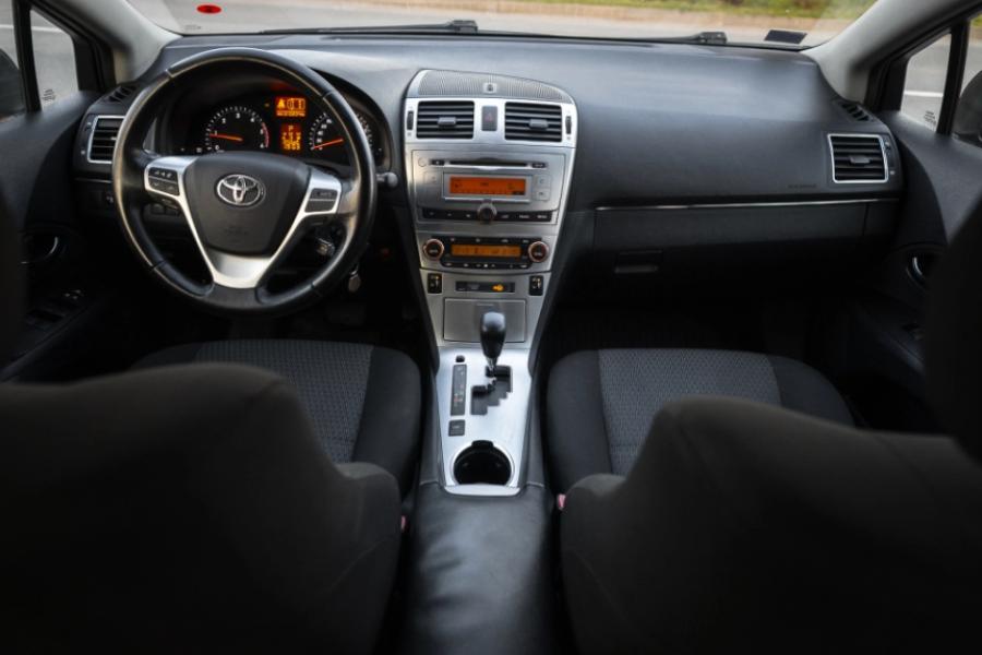 Brūns Toyota Avensis 2013 Rīga, ar dzinēja tilpumu 2.20 L un nobraukumu 307 tūkst. km par 4900 €, foto 8 vietnē AUTOMOTO.COM.LV