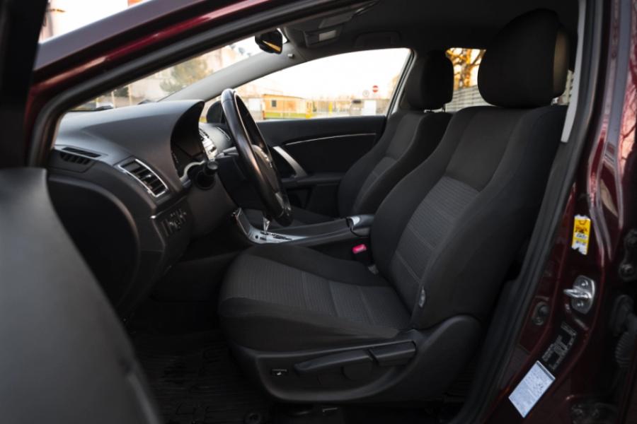 Brūns Toyota Avensis 2013 Rīga, ar dzinēja tilpumu 2.20 L un nobraukumu 307 tūkst. km par 4900 €, foto 9 vietnē AUTOMOTO.COM.LV