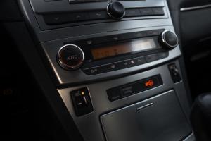 Brūns Toyota Avensis 2013 Rīga, ar dzinēja tilpumu 2.20 L un nobraukumu 307 tūkst. km par 4900 €, foto 12 vietnē AUTOMOTO.COM.LV