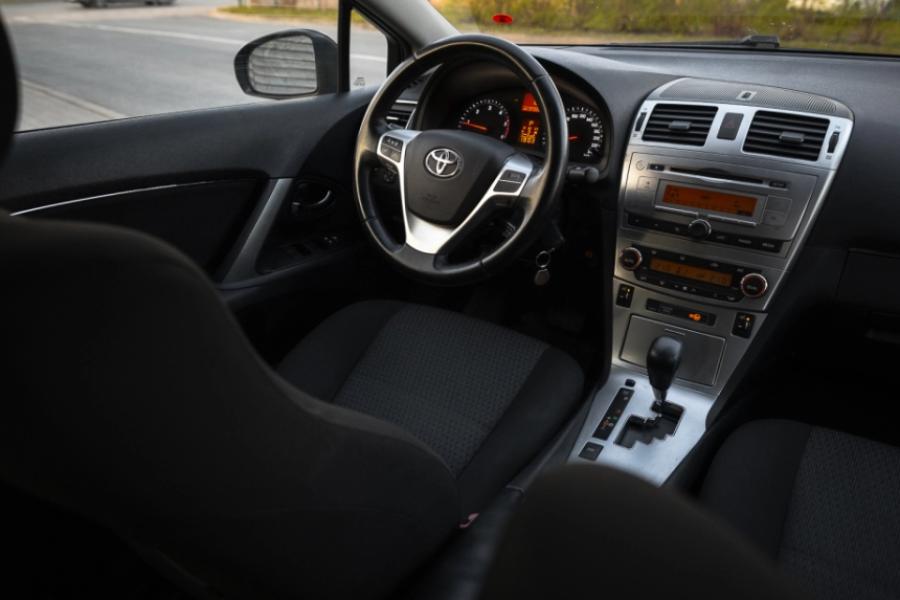 Brūns Toyota Avensis 2013 Rīga, ar dzinēja tilpumu 2.20 L un nobraukumu 307 tūkst. km par 4900 €, foto 15 vietnē AUTOMOTO.COM.LV