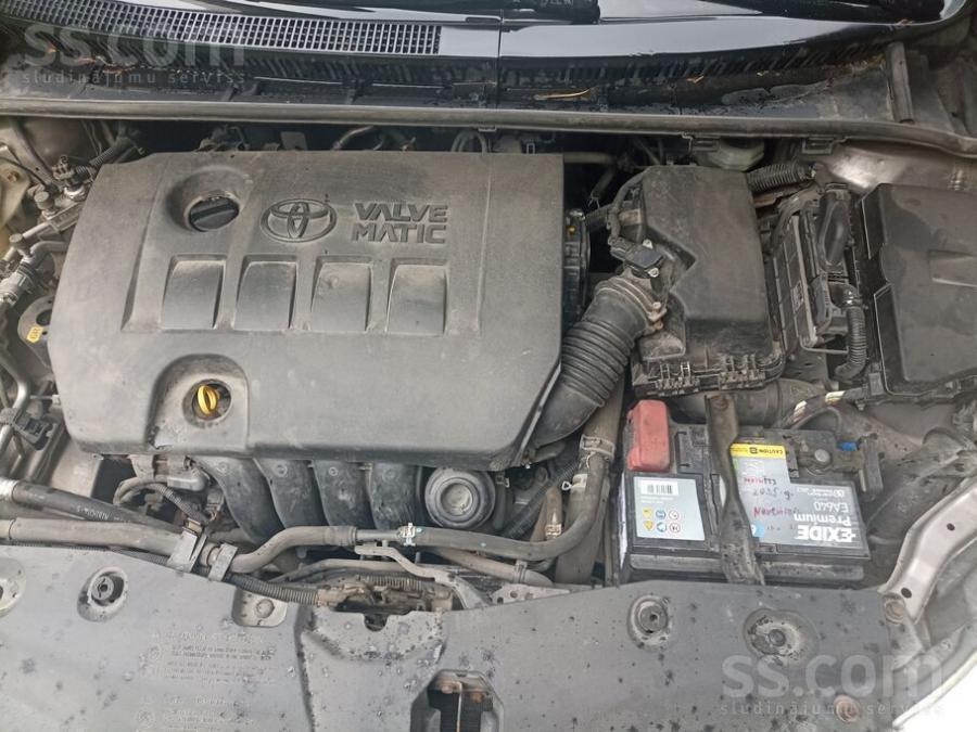 Brown Toyota Avensis 2014 in Riga, with an engine capacity of 2.00 L and mileage of 184 thousand km for 8750 €, photo 5 on AUTOMOTO.COM.LV